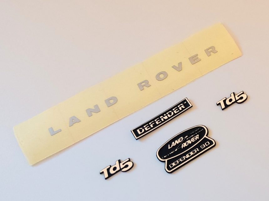 1:10 Scale Land Rover Defender D90 Emblem Set - Scale Custom